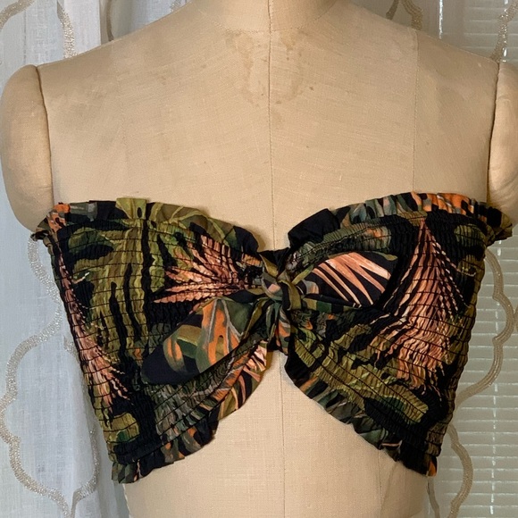 Urban Daizy | Tops | Nwt Urban Daizy Black Hawaiian Crop Tube Top Sz ...